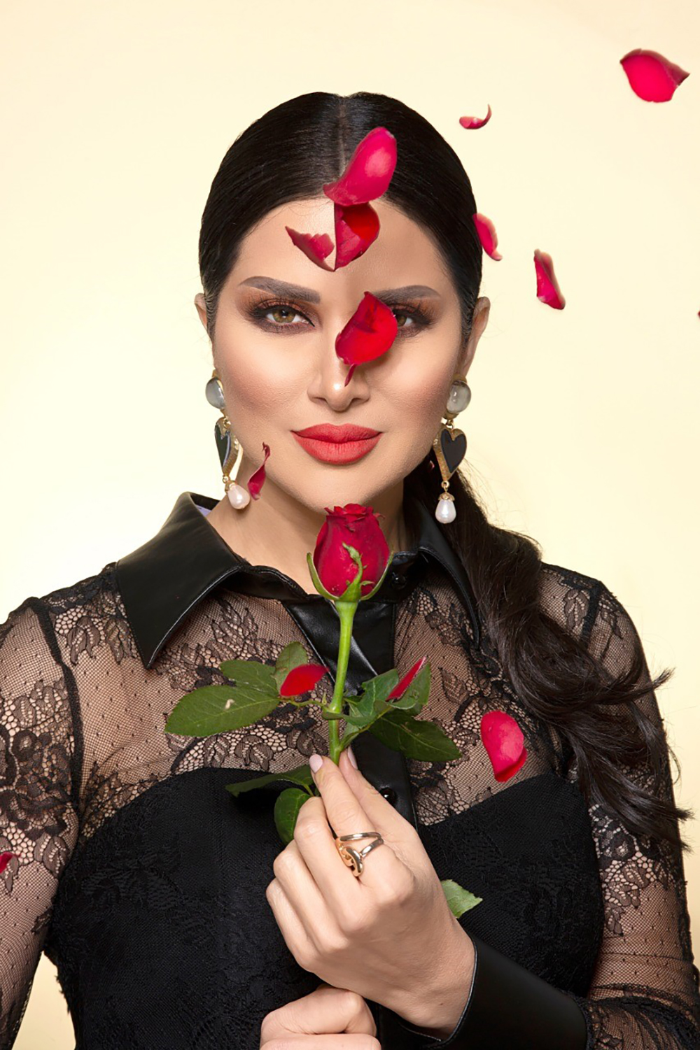 جريدة البلاد | زين عوض تعايد جمهورها بأغنية من الزمن الجميل