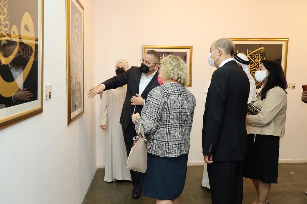 جريدة البلاد | افتتاح معرض "أعظم الكلمات" بقاعة "الفن المعاصر"