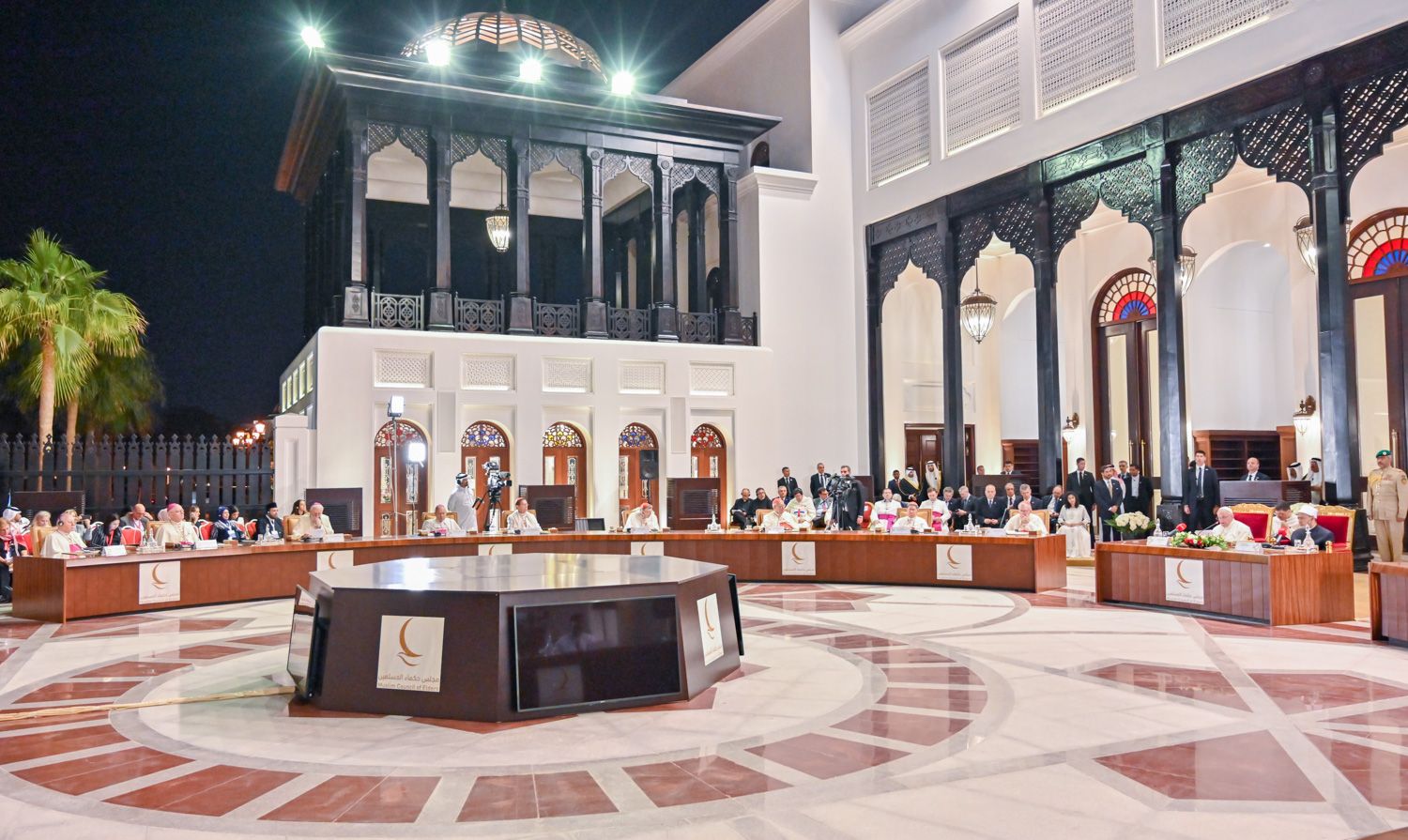 جريدة البلاد | مجلس حكماء المسلمين يعقد اجتماعه السادس عشر