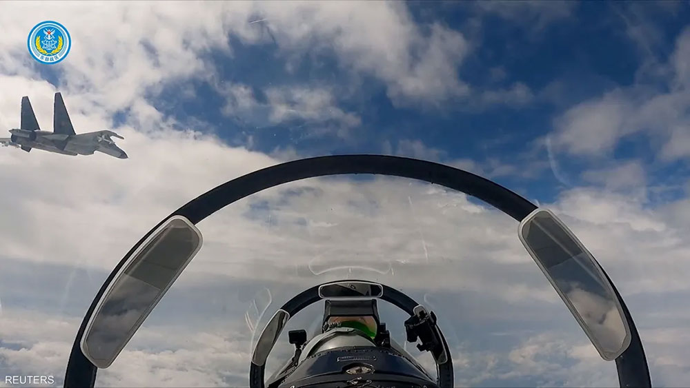 جريدة البلاد | 8 مقاتلات صينية تعبر خط المنتصف في مضيق تايوان