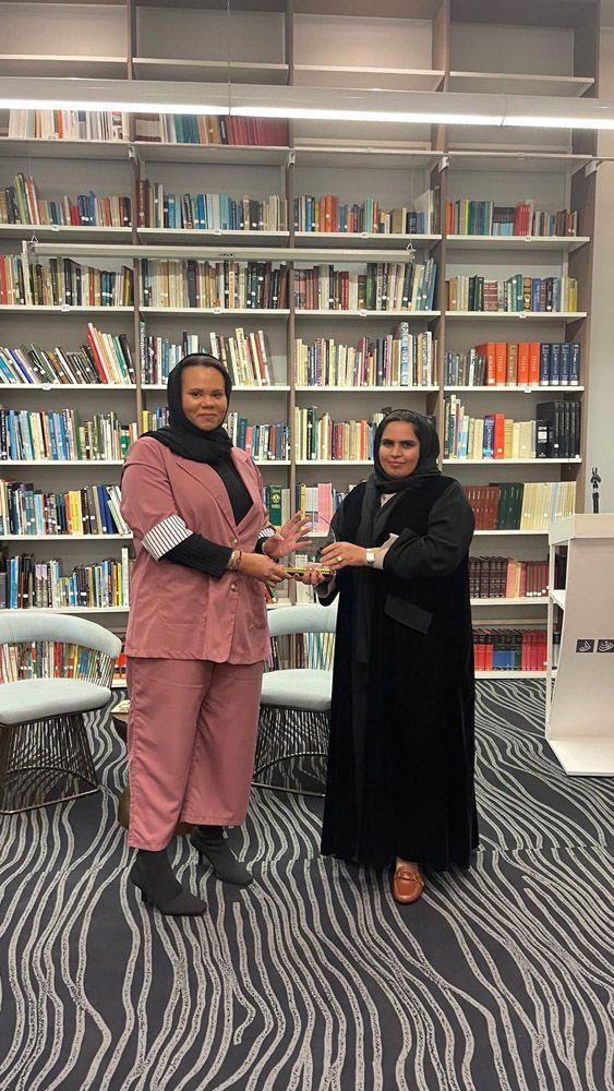 جريدة البلاد | جمعية كلنا نقرأ تناقش رواية 'إلا جدتك كانت تغني